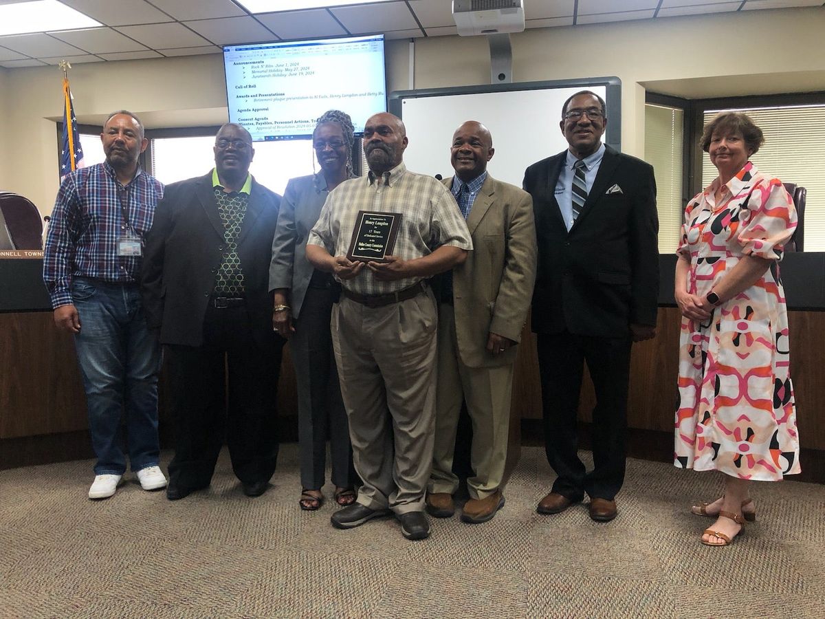 Longtime road department worker retires
