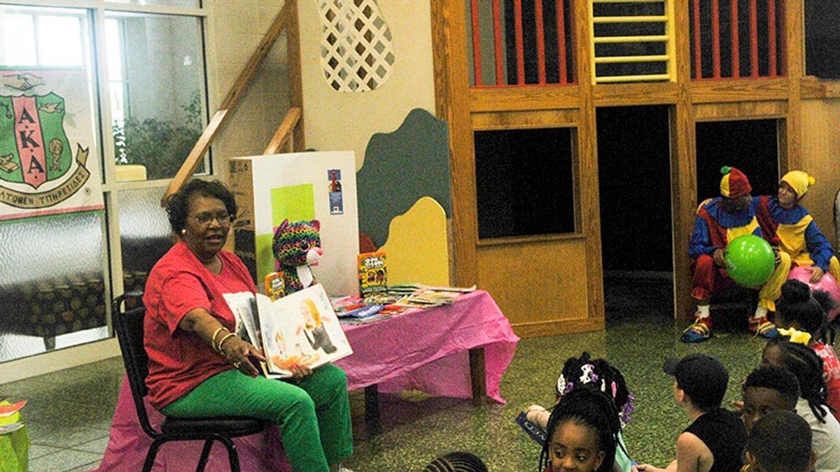 Reading is Fundamental program makes stop at YMCA