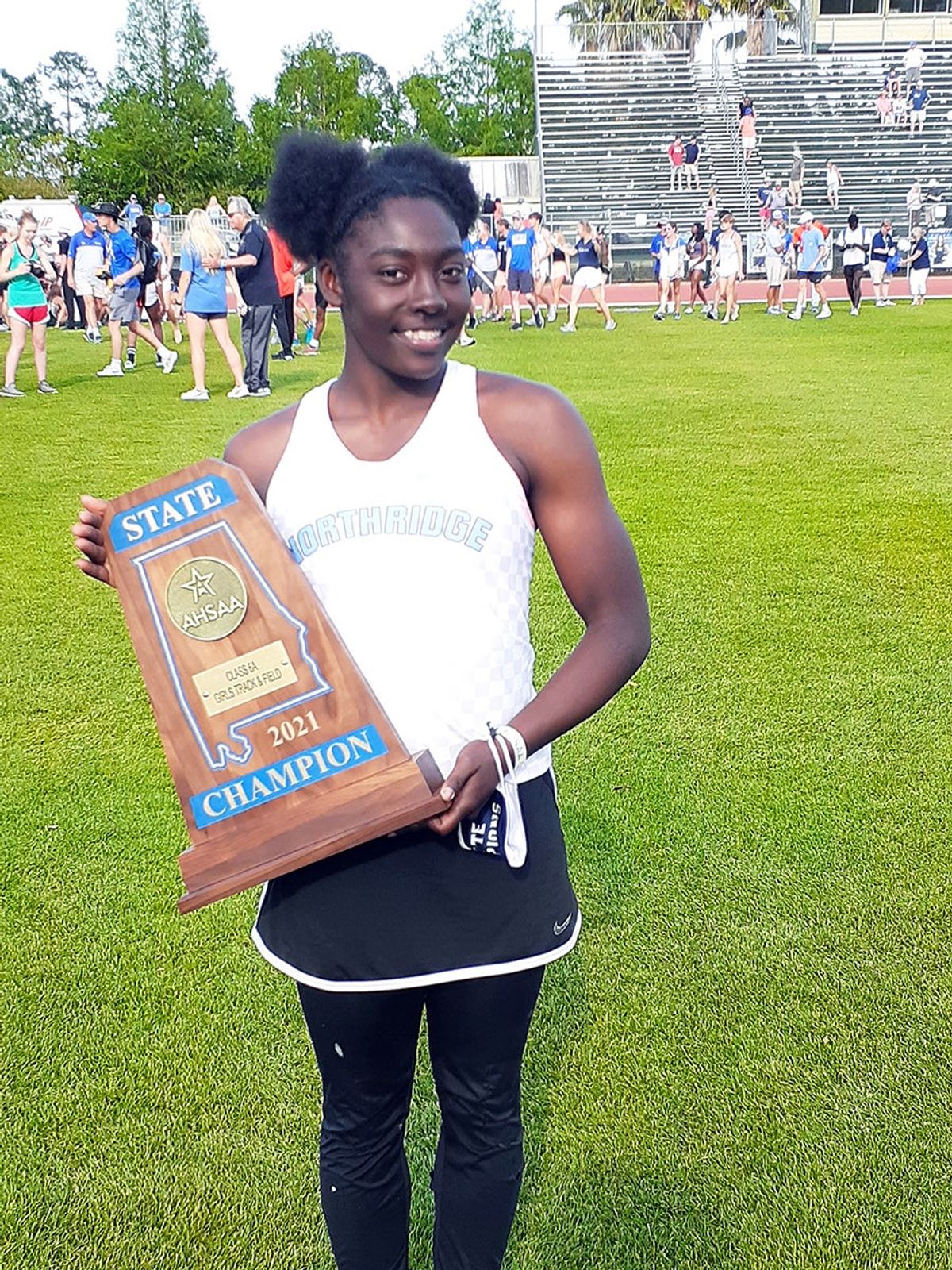 Former Ellwood Christian track star wins 2 AHSAA indoor titl...