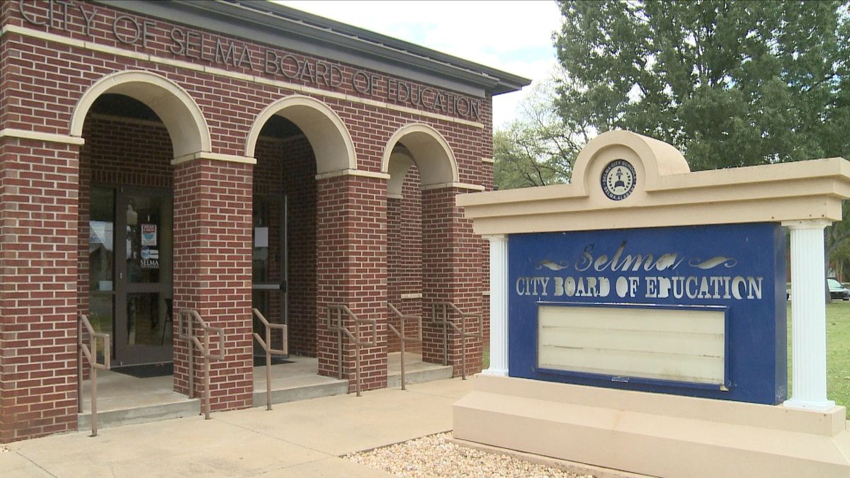 Selma City School Board tables raise for CSFO