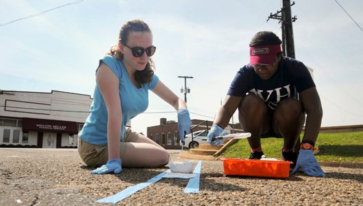 Alabama students work on projects in Marion