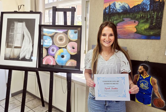 Kreitler, Roth shine in art competition