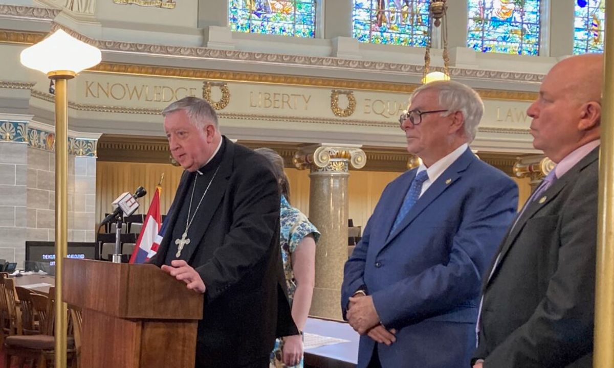 Bipartisan group of lawmakers, religious leaders call for an end to Mi...