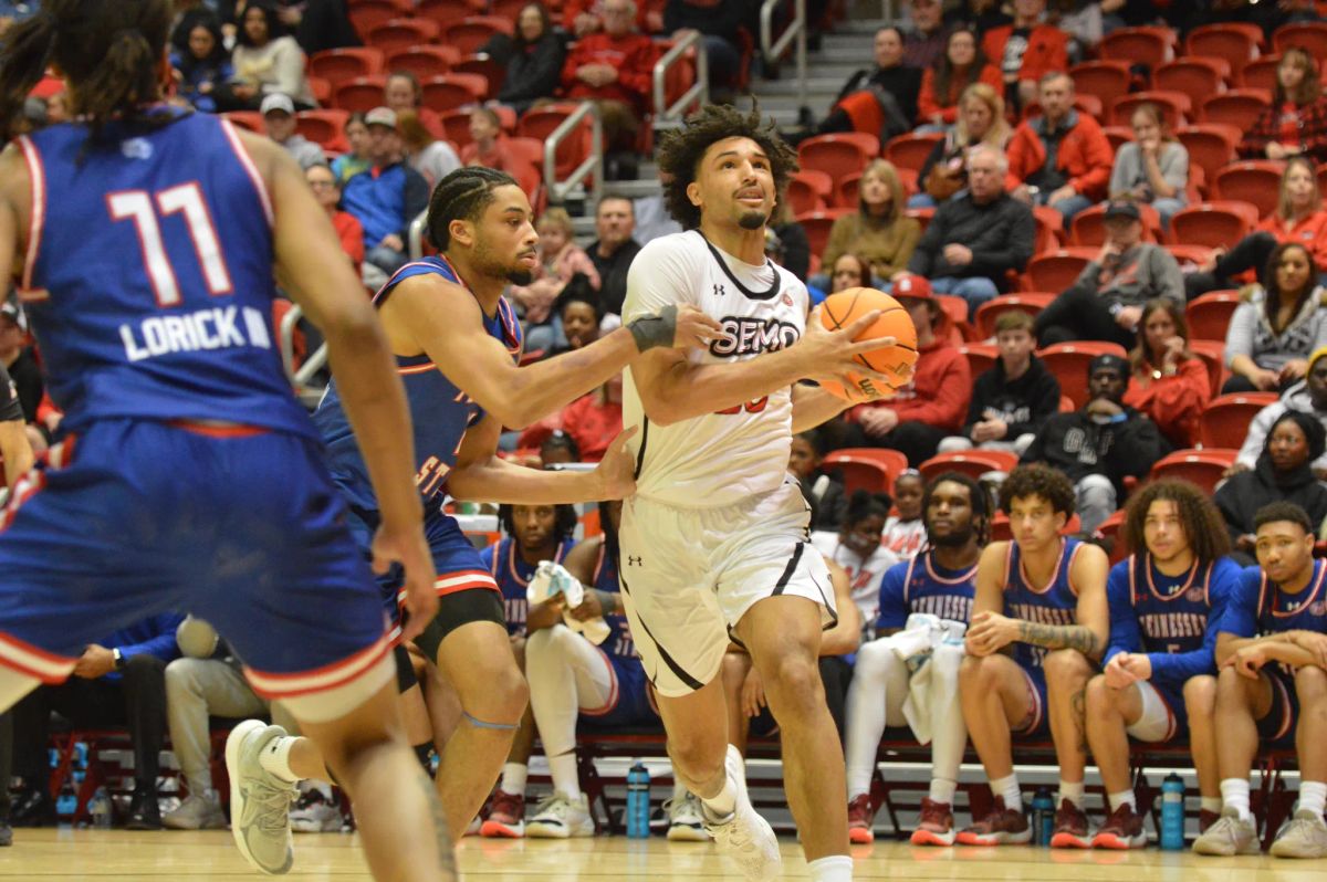 Sixth consecutive victory sends Redhawks MBB past Little Roc...