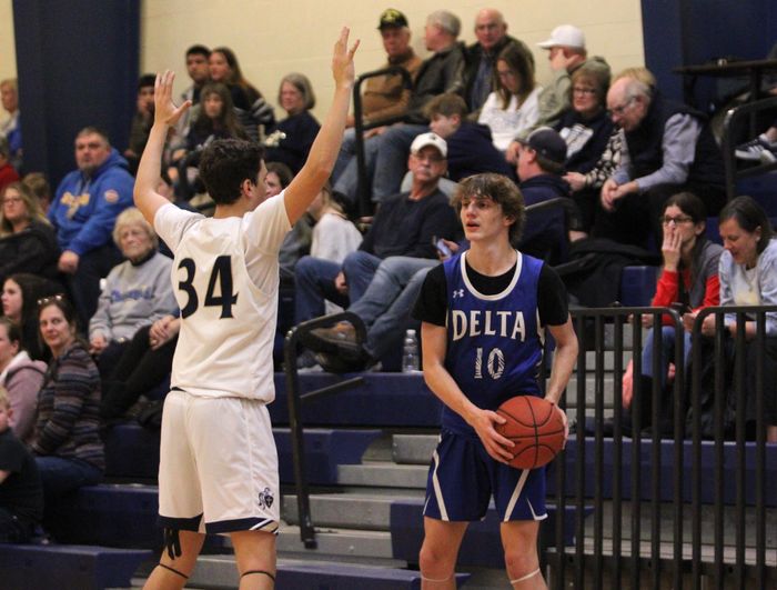 Roundup: Delta's defense stifles Saxony Lutheran in road win