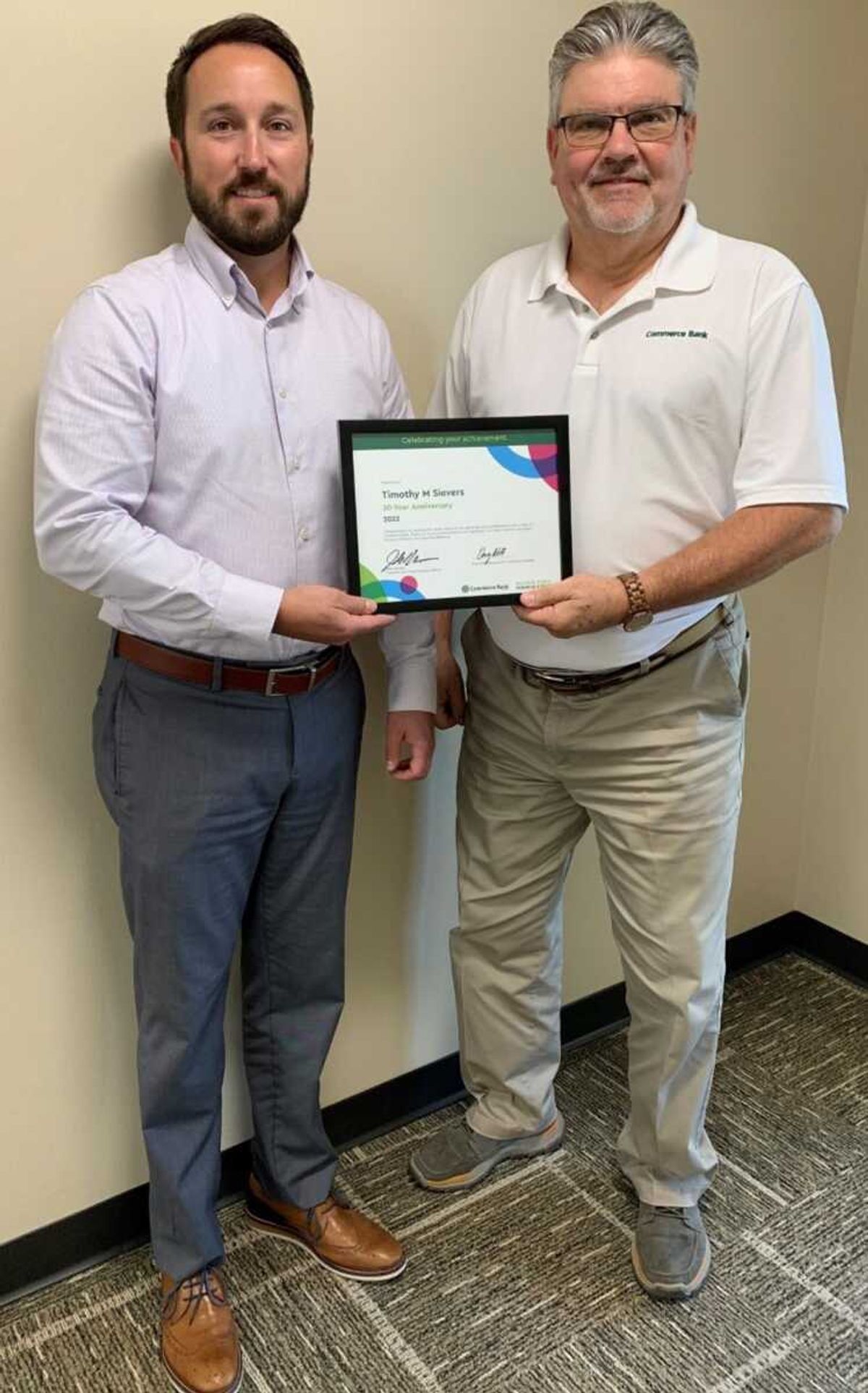 Sievers recognized for 3 decades with Commerce Bank