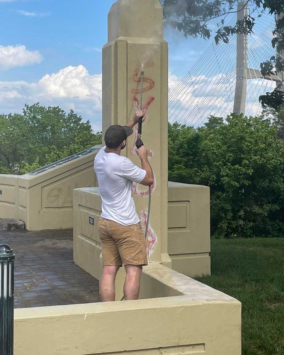 Volunteers wash away vandalism at Old Mississippi River Bridge Scenic ...