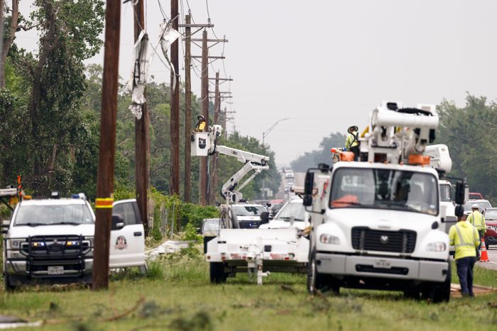 Tornado in northern Texas leaves at least 2 dead and destroys multiple...