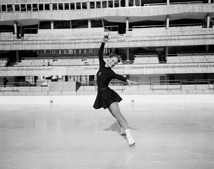 Tenley Albright and Carol Heiss relive their Olympic skating triumph f...