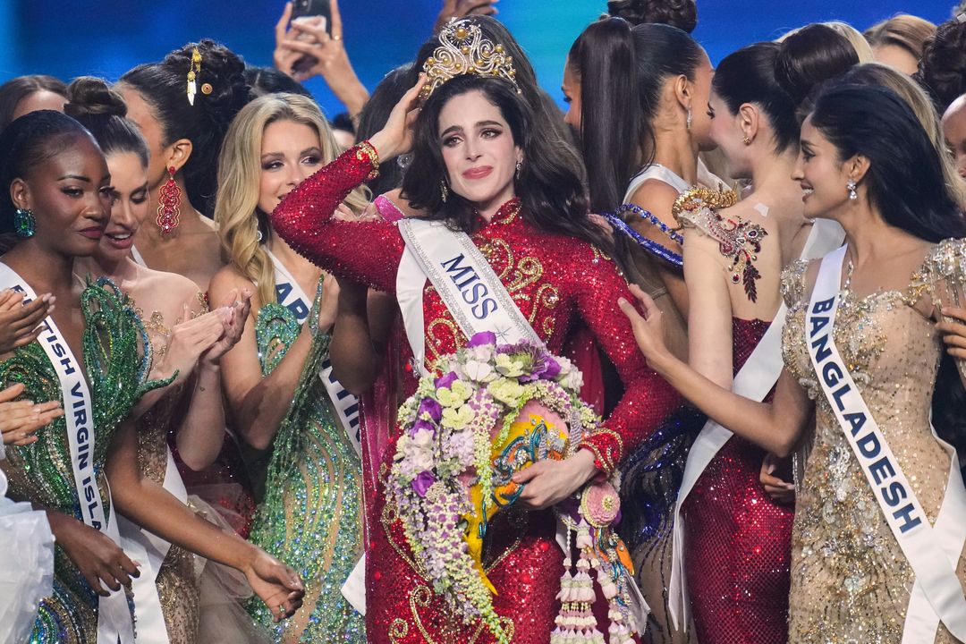 Miss Mexico is crowned Miss Universe at a pageant where she stood up t...