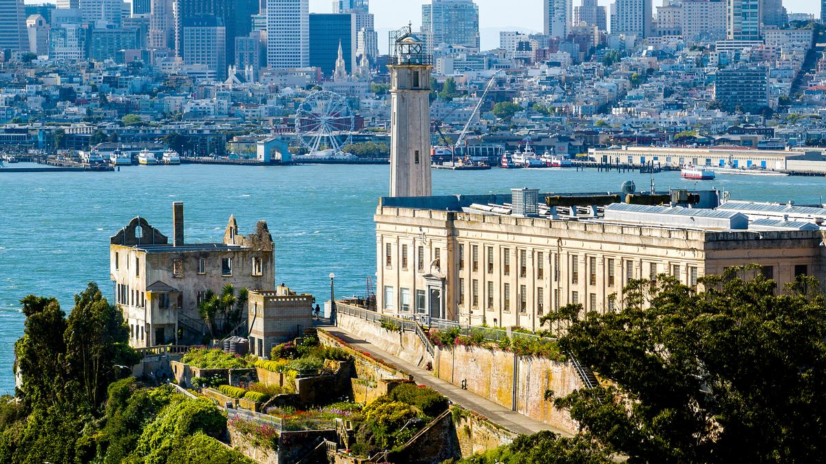 What to know about "Alligator Alcatraz," Florida's immigration detenti...