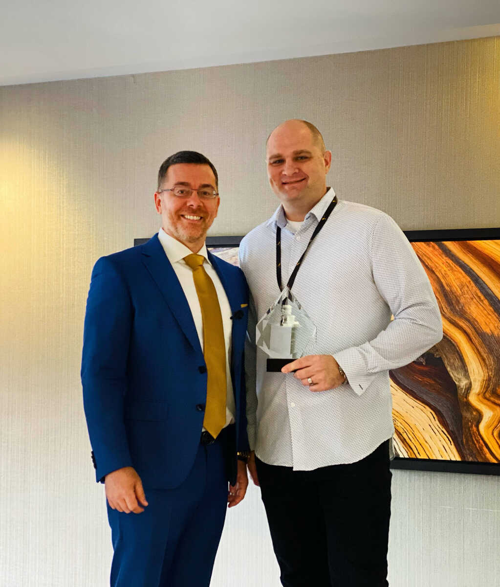 Dr. Greg Pursley wins Award