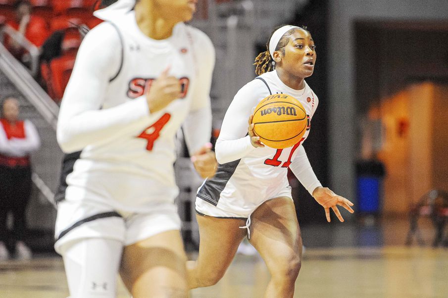 Turnovers, rebounding woes hurt Redhawks women in 77-46 loss at Southe...