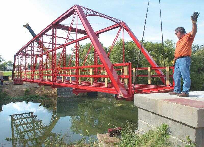 Old Appleton gets new bridge