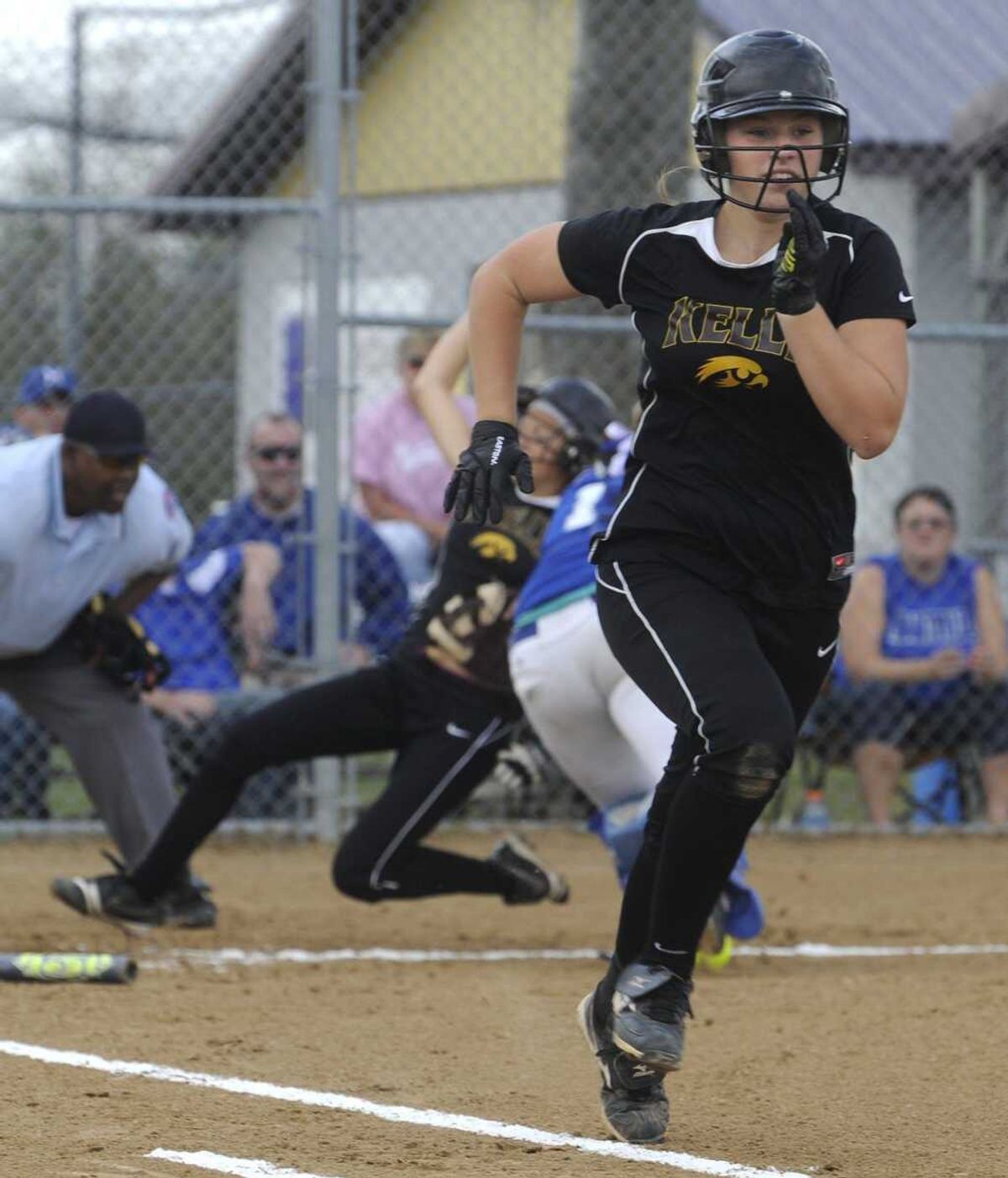 Kelly softball team wins 13-0 rout to reach final four