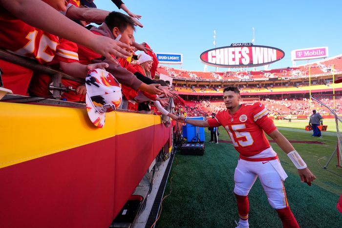 Chiefs continue to weigh massive Arrowhead renovation or new domed sta...