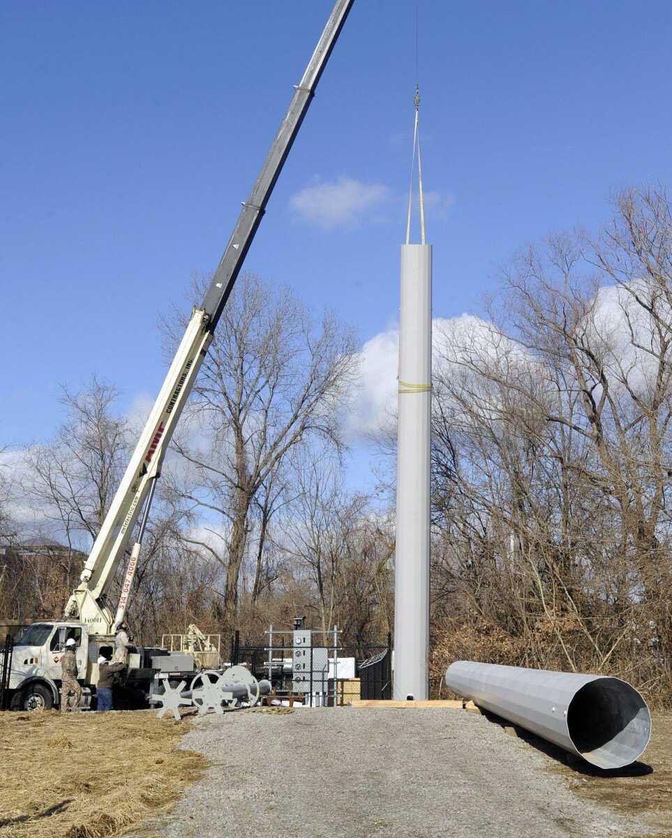 'Stealth' cell tower erected on William Street