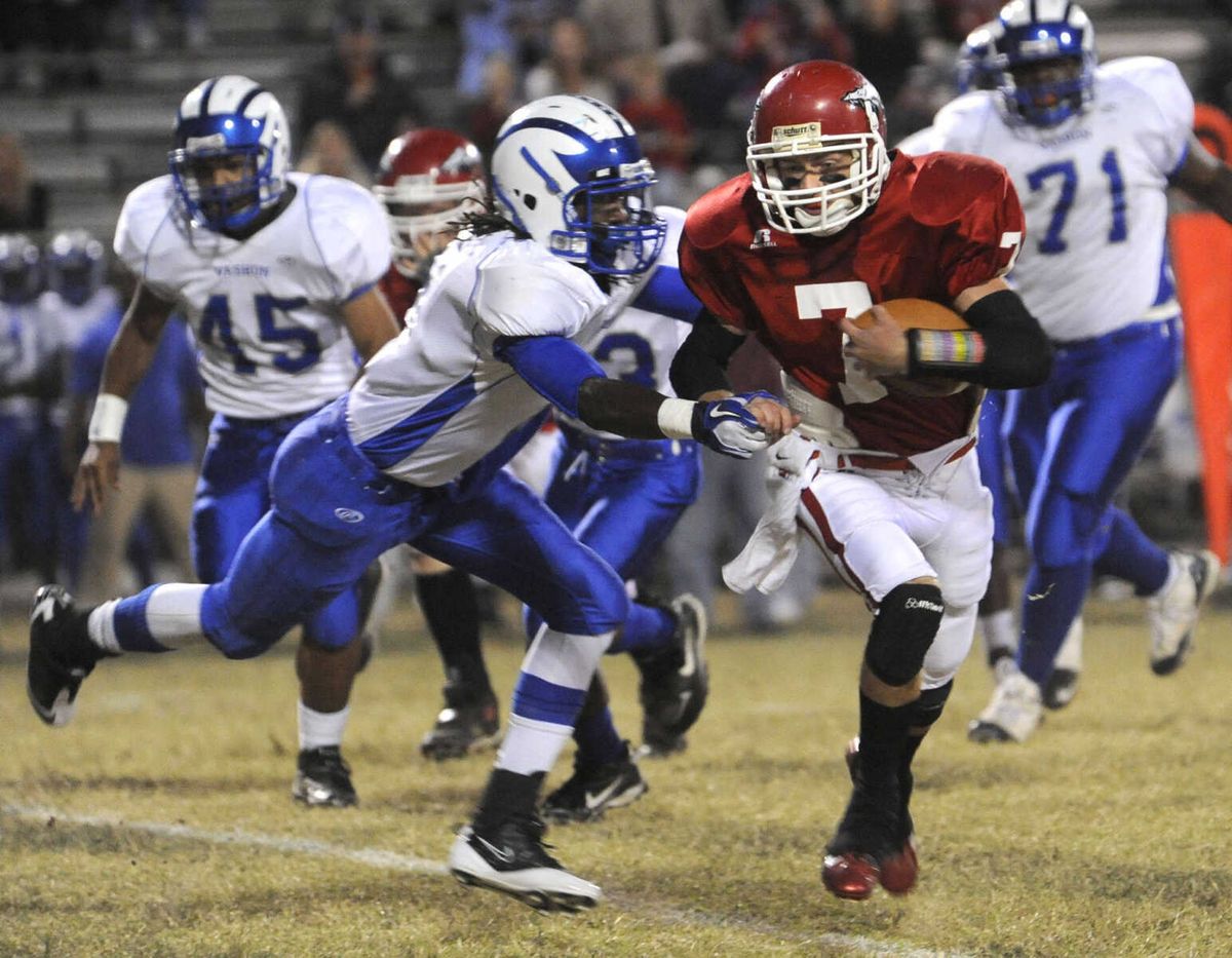 Jackson football team falls to Vashon in overtime