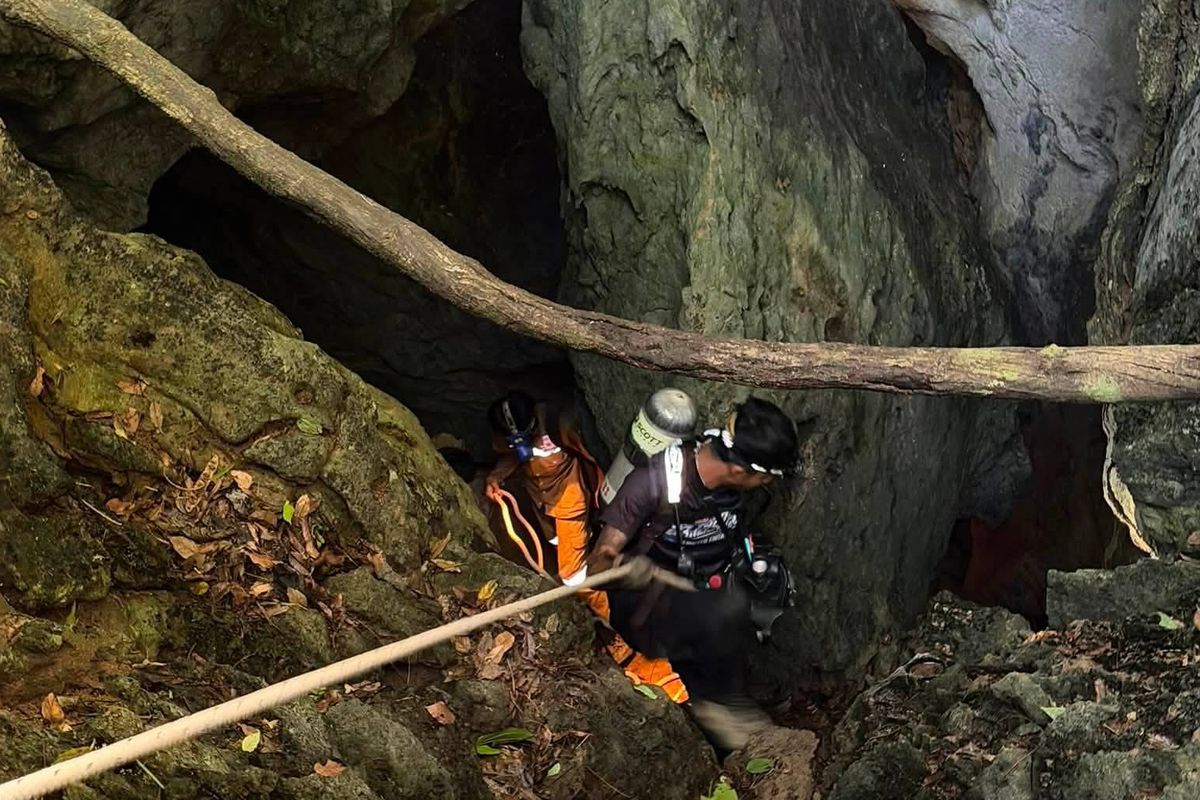 Heavy rains threaten to delay search for 2 people missing in...