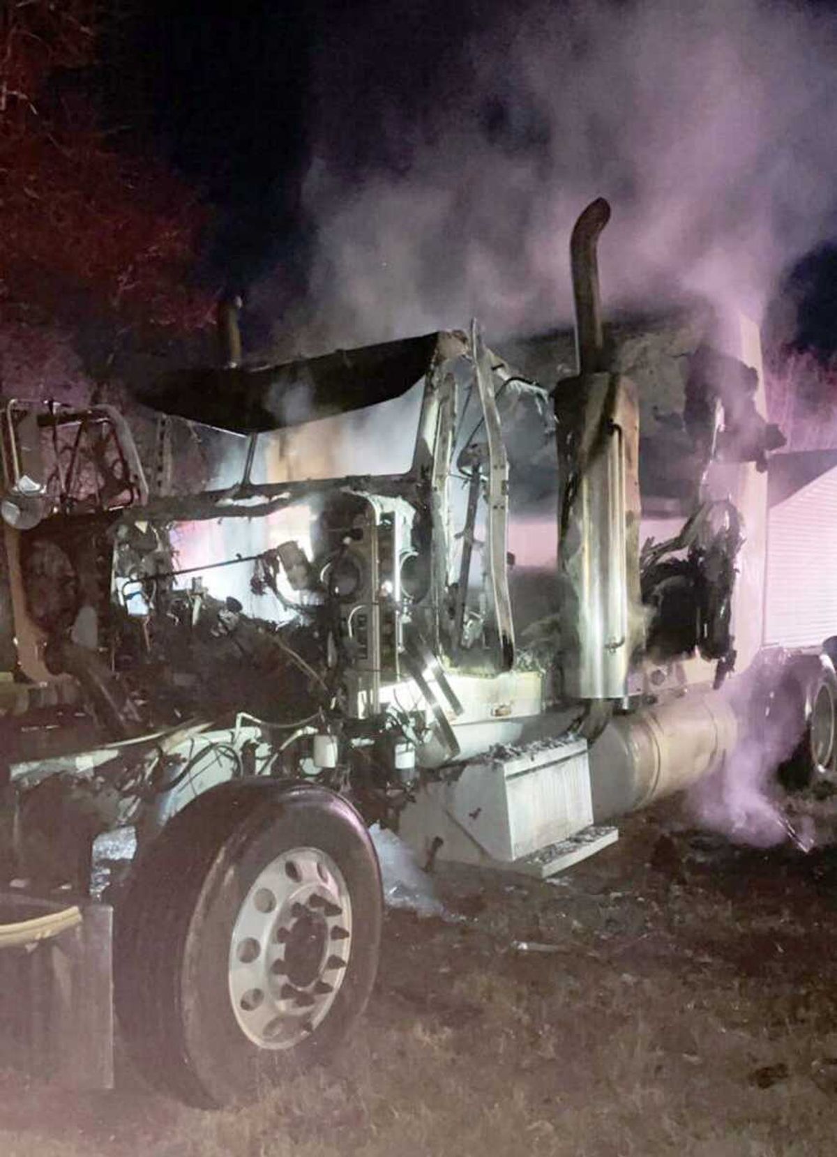 Semi-truck destroyed in Sikeston fire; arson suspected