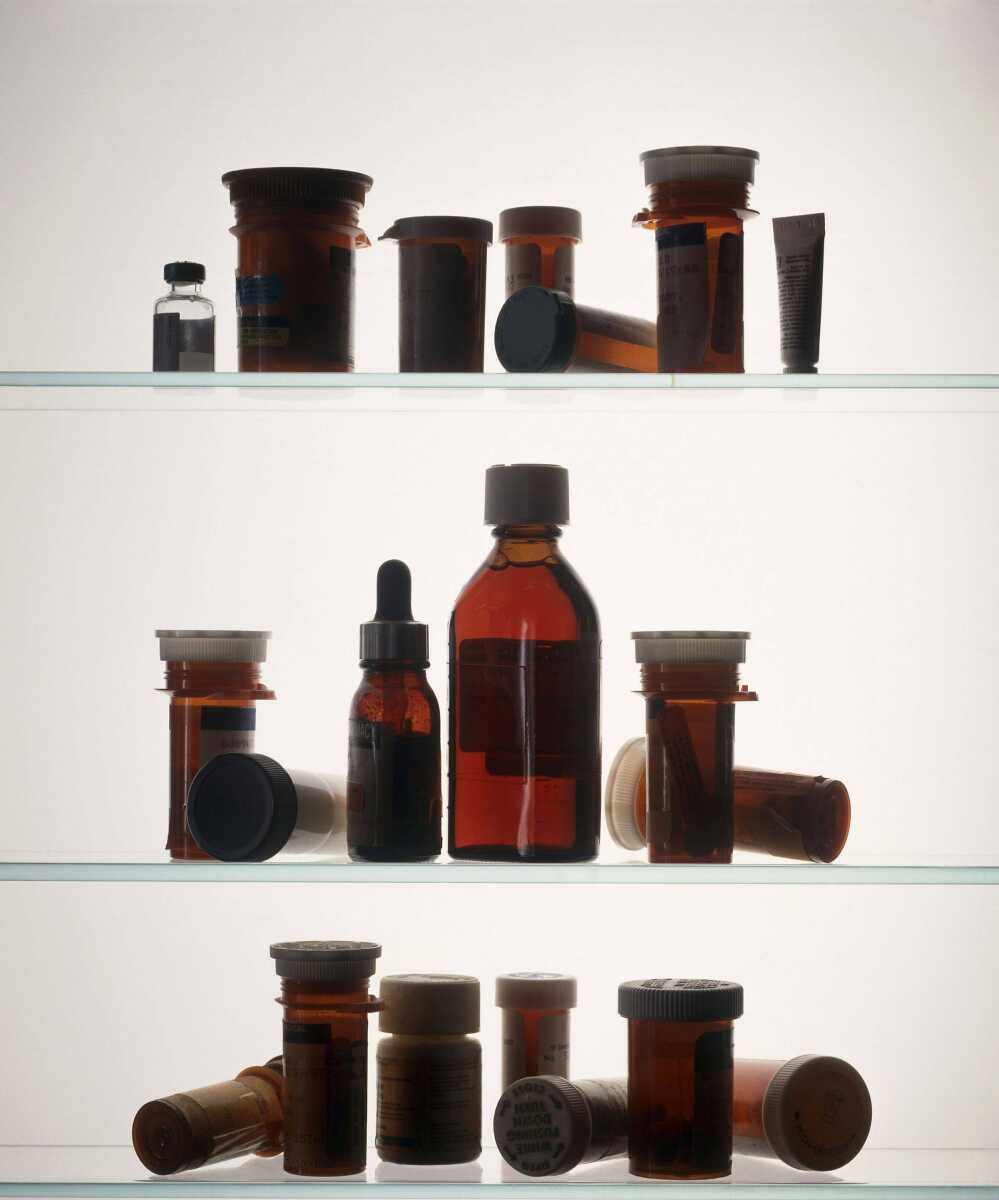 Medicine cabinet check up: Experts recommend purging expired medicatio...