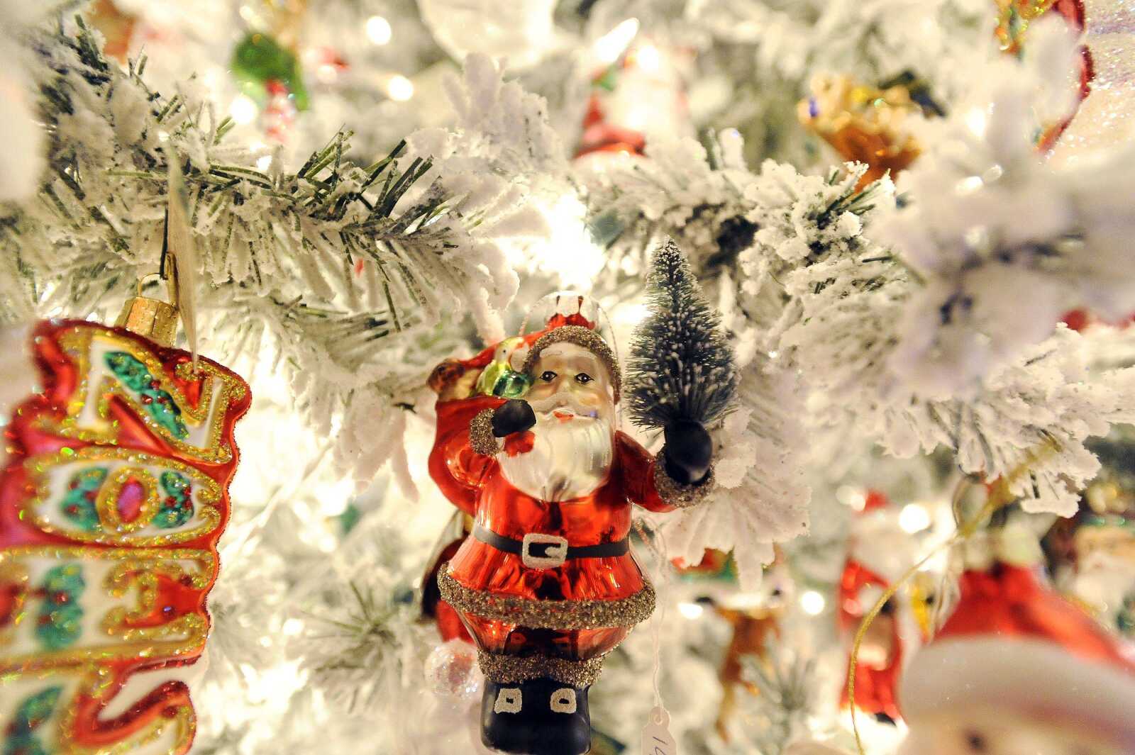 Yule Log Cabin helps bring the magic of Christmas