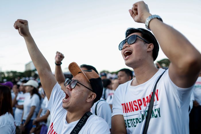 Hundreds of thousands rally in Manila against flood-control corruption...