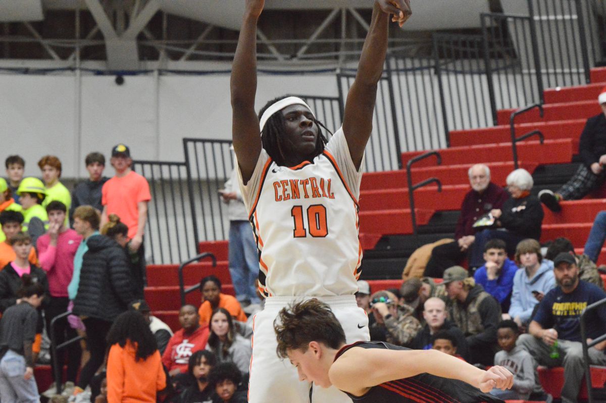 Edwards, Mills lead Cape Central past Jackson 60-52