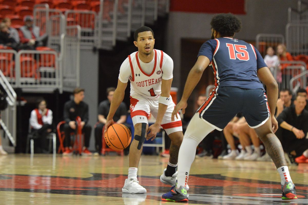Martin, Ward lead SEMO men’s over Southern Indiana 77-66