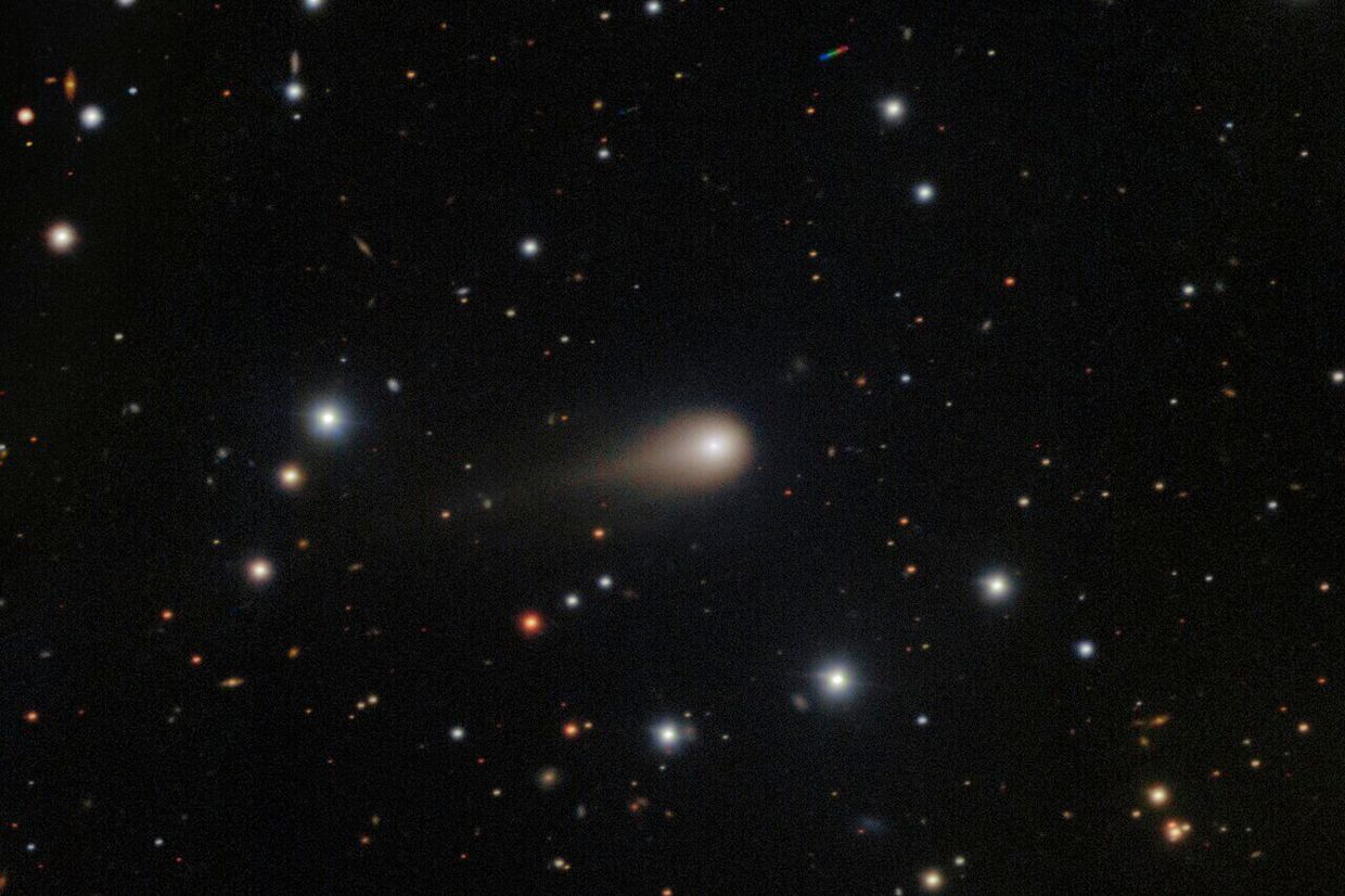 Telescope reveals a growing tail on the comet that's visiting from ano...