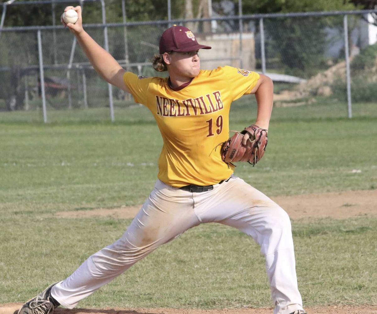 Bloomfield shutout Tigers at home