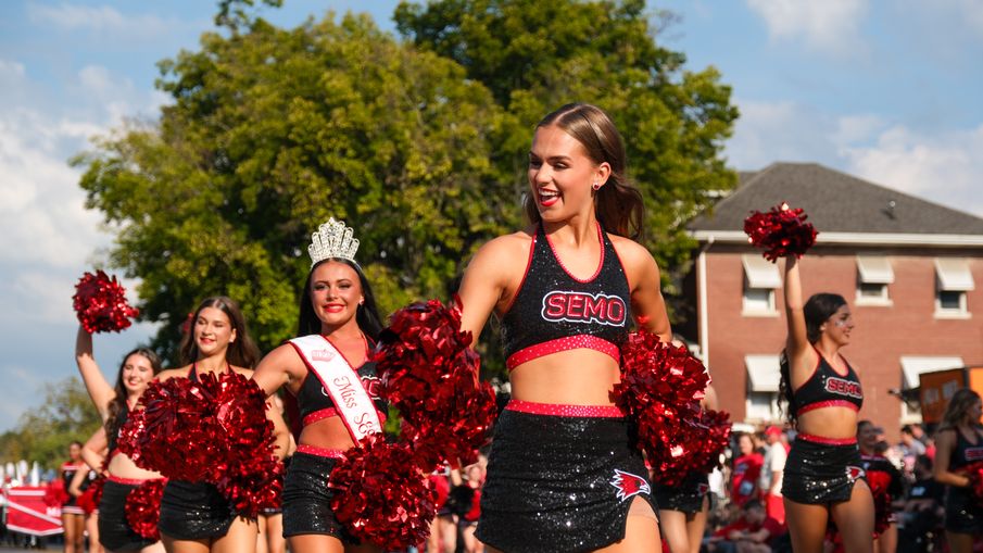 Photo gallery: Broadway hums with rhythm and red for SEMO Ho...