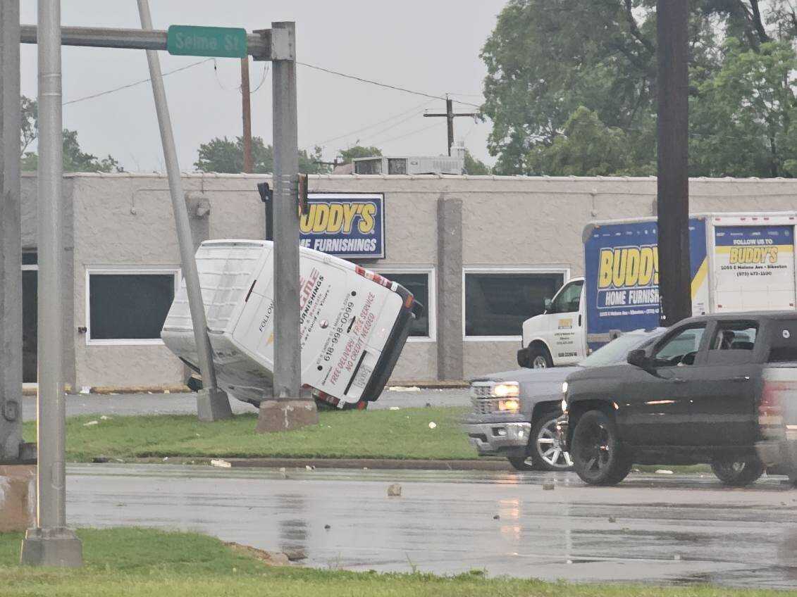 Storm damage reported in Sikeston; officials implement curfew
