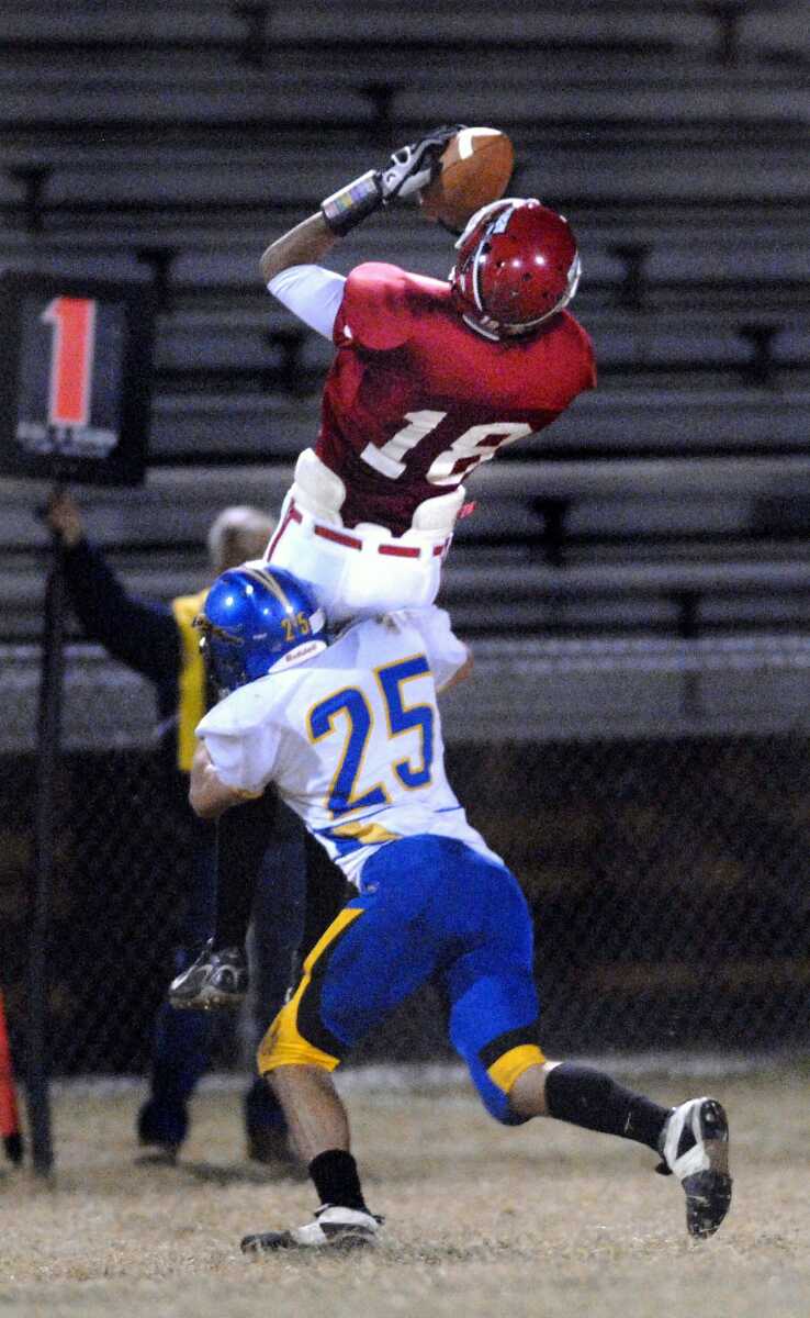 Jackson football team nips Seckman 8-7