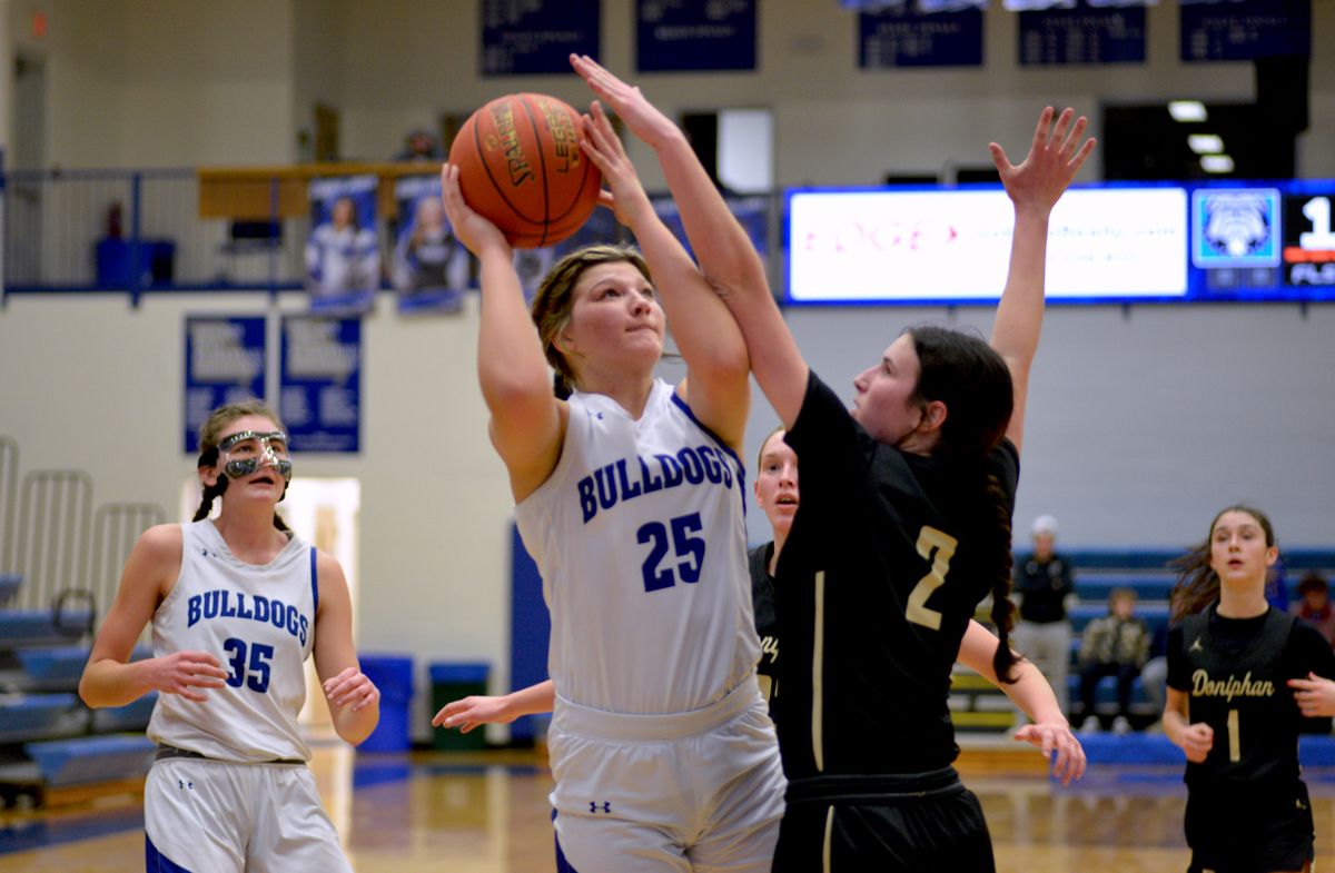 Doniphan's defensive prowess leads to vengeful victory over ...
