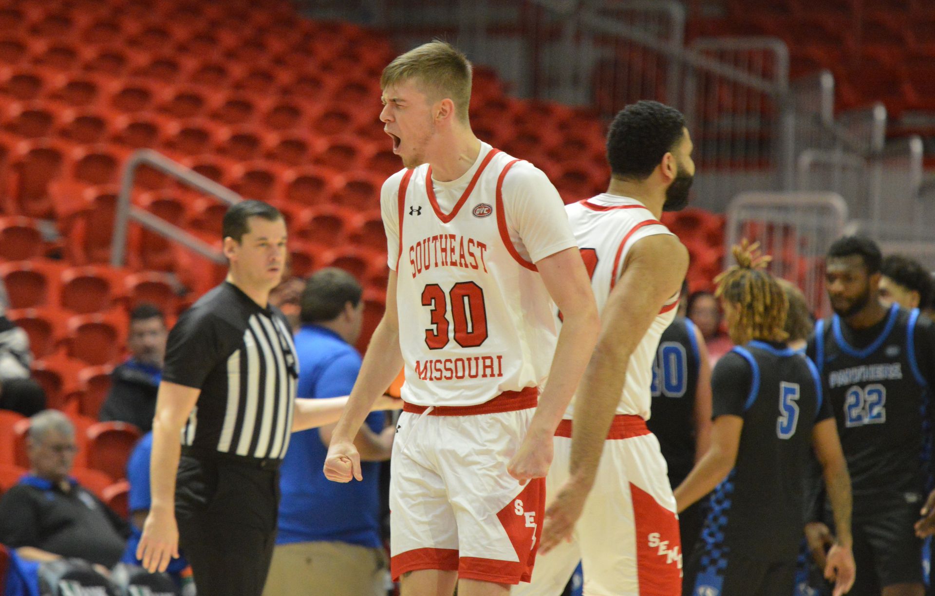 SEMO men's hoops open conference play with 79-72 win over Eastern Illi...
