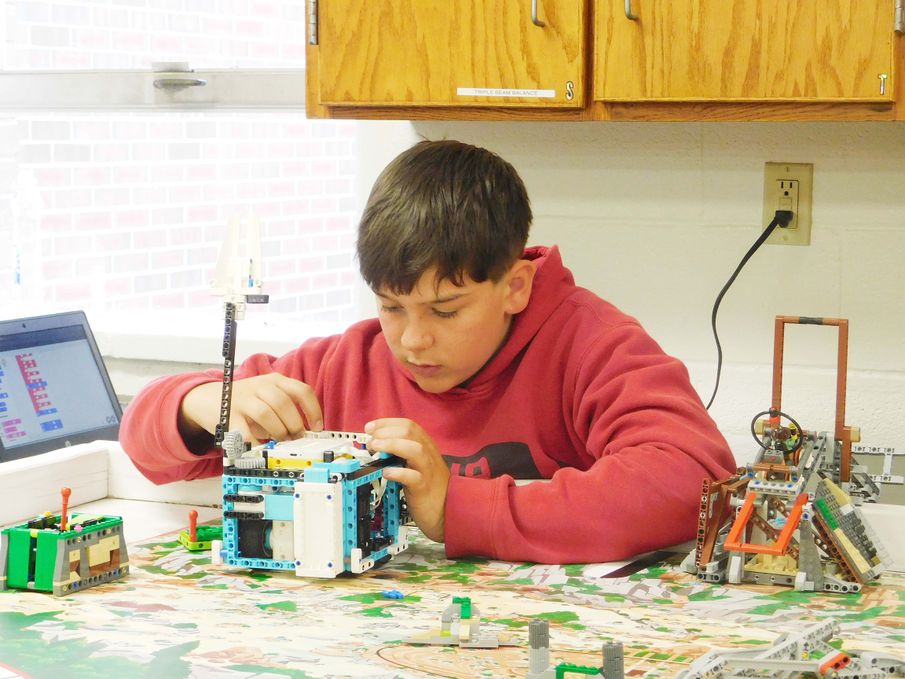 Robot revolution: School robotics programs big hit with stud...