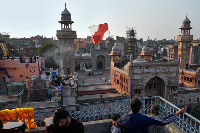 Photos of the Basant kite-flying festival in Pakistan after ...