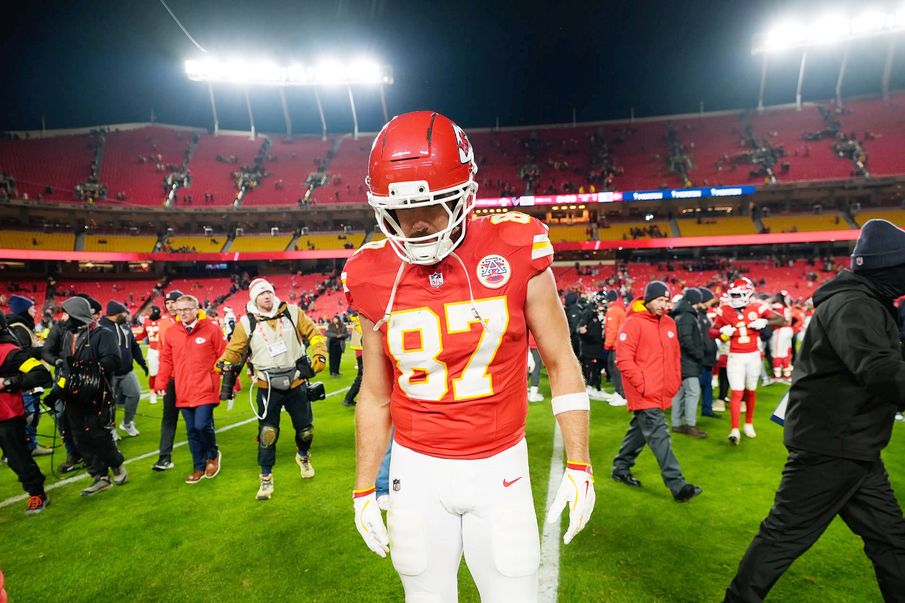 Chiefs' playoff hopes dim after 20-10 loss to Texans
