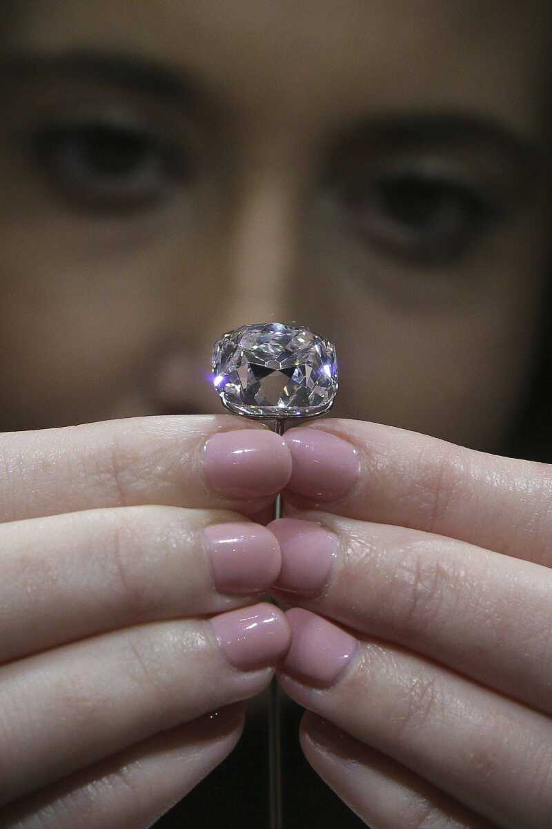 Pink diamond that was a French crown jewel to be auctioned