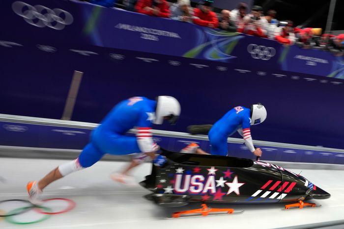 Germany's Johannes Lochner starts fast in Olympic 2-man bobsled race
