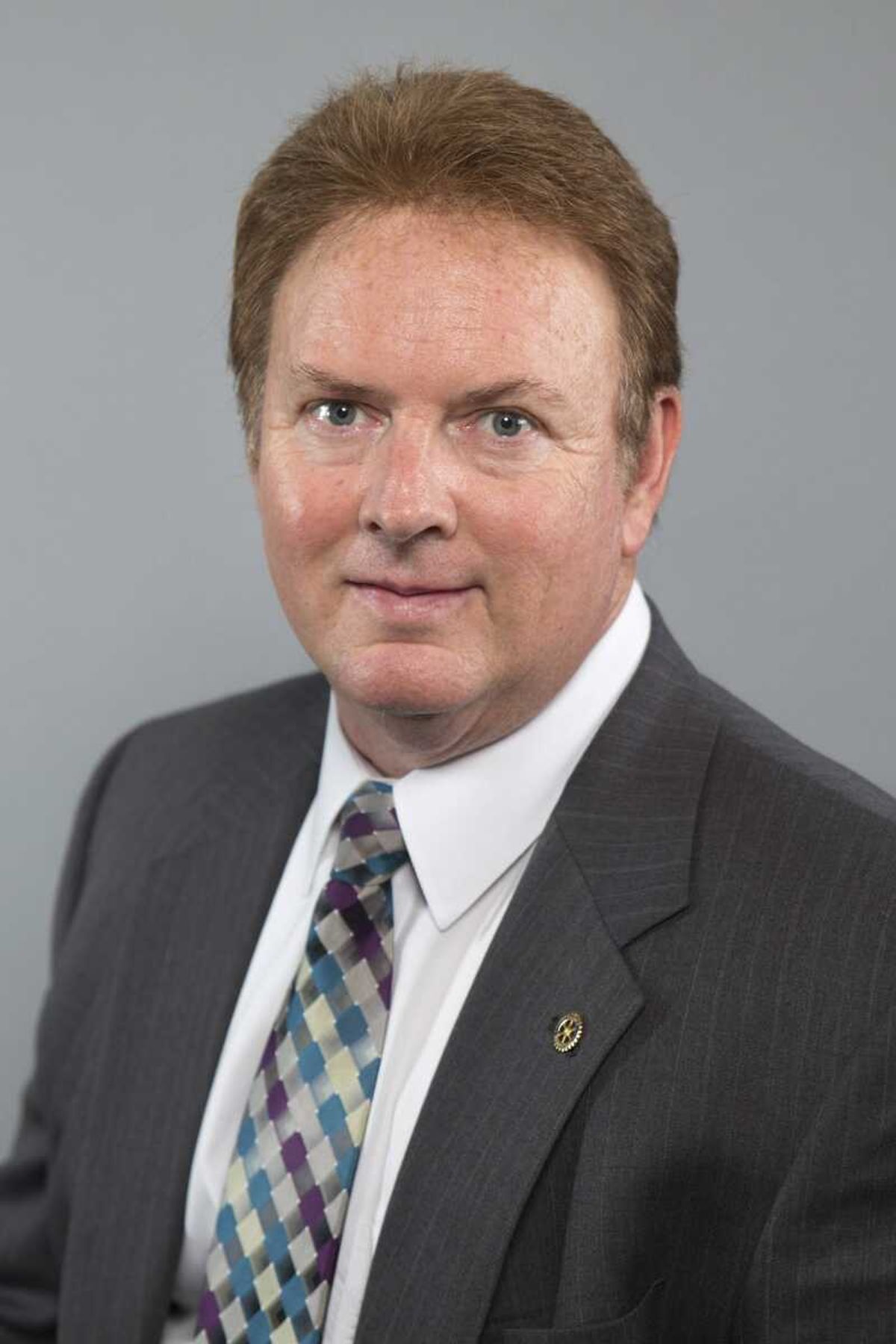 Financial adviser Stan Irwin qualifies for Edward Jones recognition co...