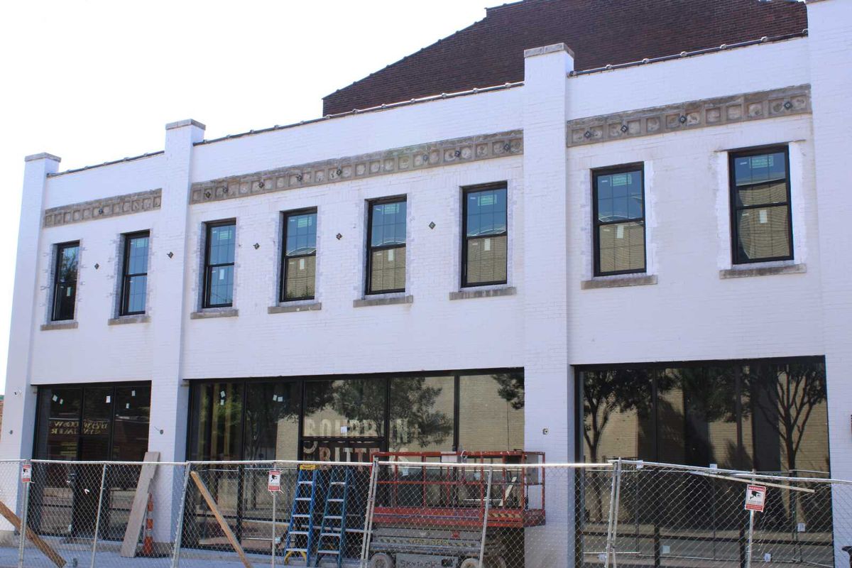 New windows installed at former Broadway Theatre