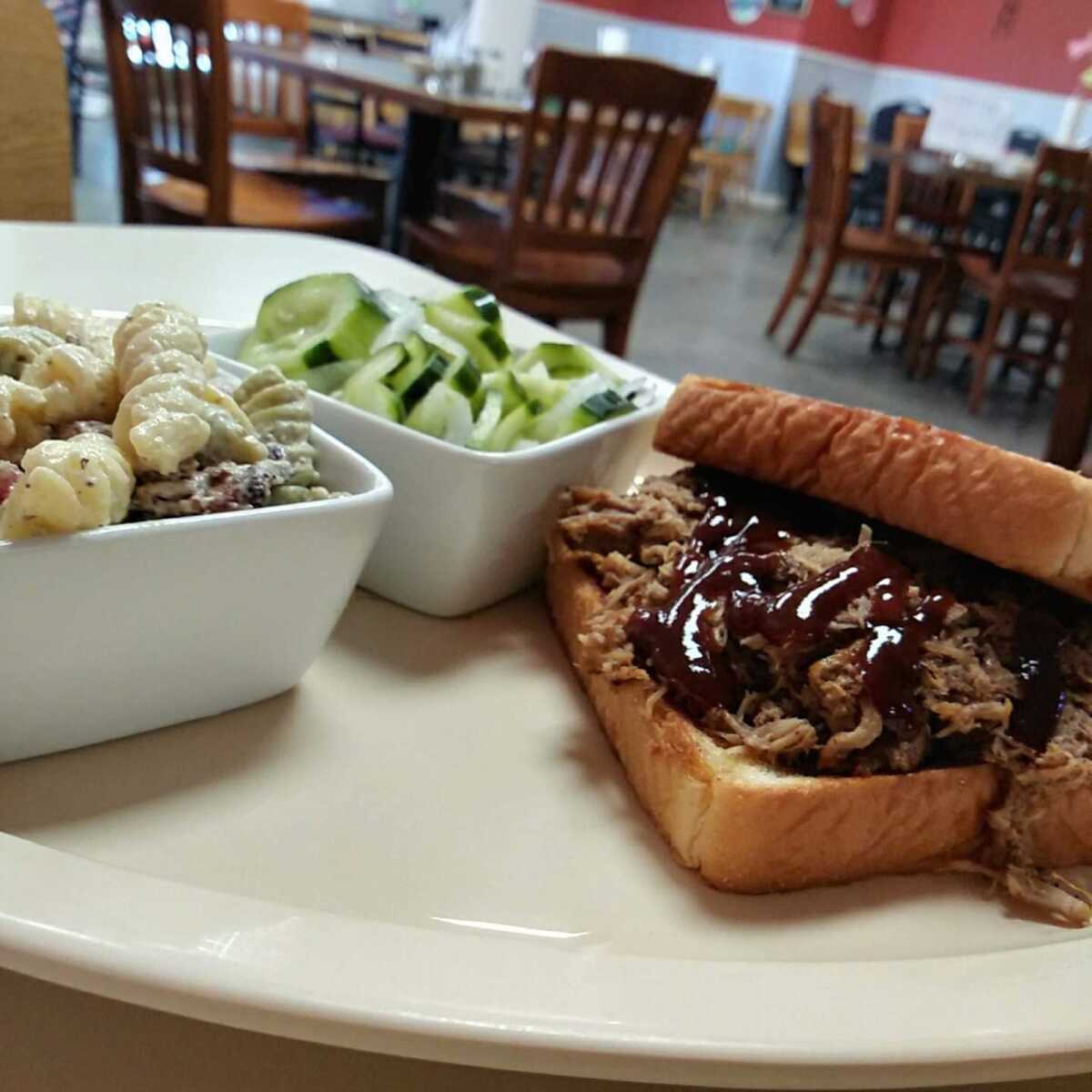 Charlie's Smokehouse: Much ado about barbecue
