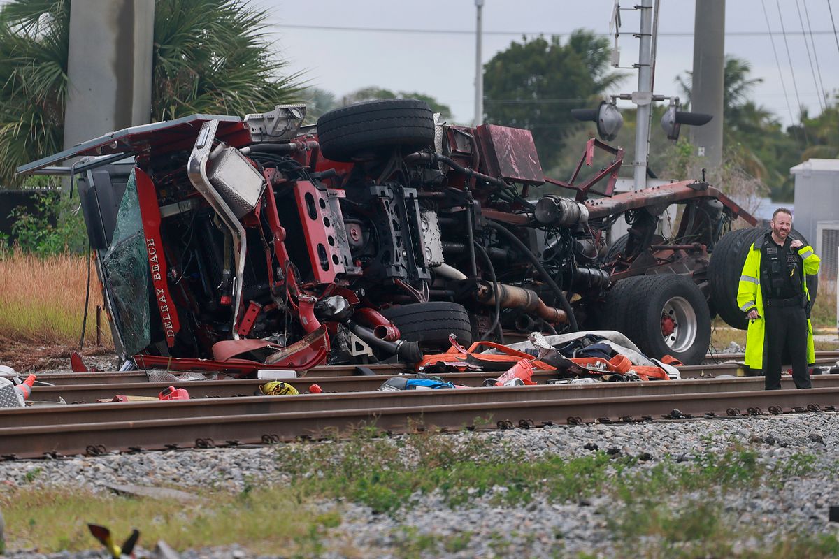 15 hurt in Florida when train hits fire truck that drove ont...