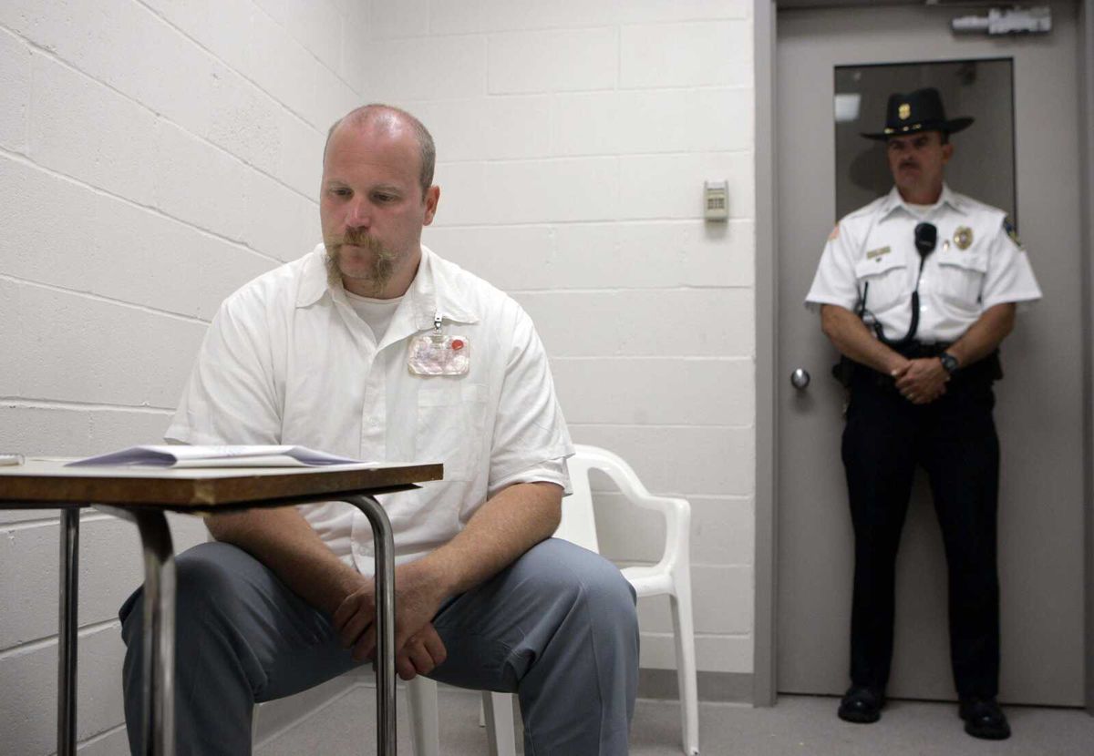 Federal court panel stays Missouri man's execution