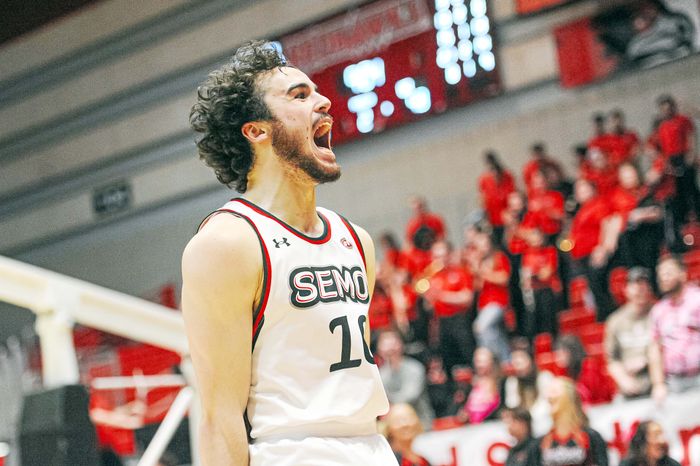 Southeast men storm back in second for blowout home win over USI