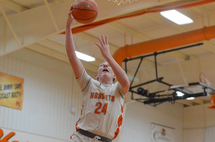 Advance remembers Carl Ritter during home basketball win