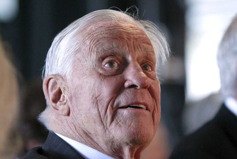 Former Washington Post editor Ben Bradlee dies