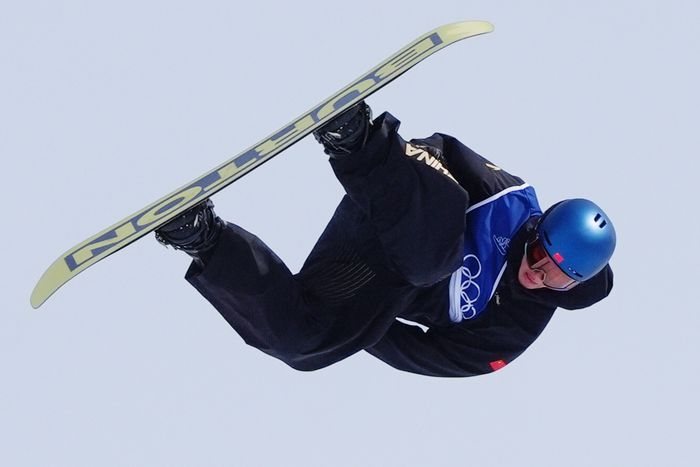 Chinese snowboarder Su Yiming celebrates birthday with Olympic gold in...